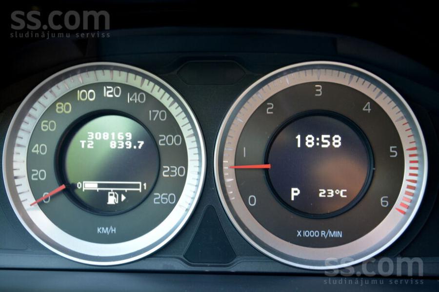 Volvo V70 2012 Rīga, ar dzinēja tilpumu 2.40 L un nobraukumu 309 tūkst. km par 6599 €, foto 4 vietnē AUTOMOTO.COM.LV
