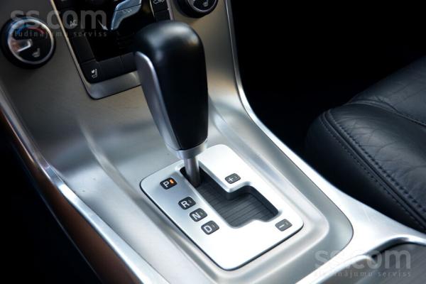 Volvo V70 2012 in Riga, with an engine capacity of 2.40 L and mileage of 309 thousand km for 6599 €, photo 7 on AUTOMOTO.COM.LV