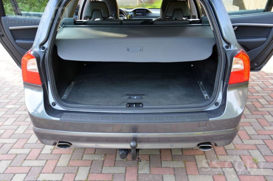 Volvo V70 2012 Rīga, ar dzinēja tilpumu 2.40 L un nobraukumu 309 tūkst. km par 6599 €, foto 24 vietnē AUTOMOTO.COM.LV