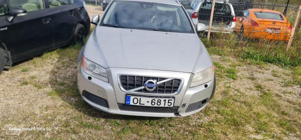 Volvo V70 2012 Viļņa vietnē Volvo V70 2012 Viļņa, ar dzinēja tilpumu 1.60 L un nobraukumu 390 tūkst. km par 1750 €, foto 1 vietnē AUTOMOTO.COM.LV