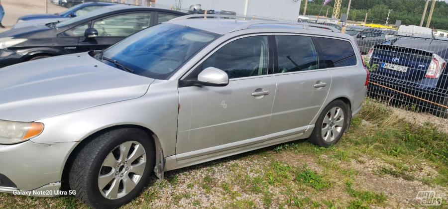 Volvo V70 2012 in Vilnius, with an engine capacity of 1.60 L and mileage of 390 thousand km for 1800 €, photo 4 on AUTOMOTO.COM.LV