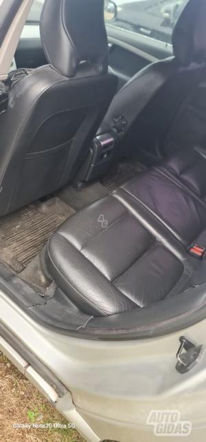 Volvo V70 2012 in Vilnius, with an engine capacity of 1.60 L and mileage of 390 thousand km for 1800 €, photo 6 on AUTOMOTO.COM.LV