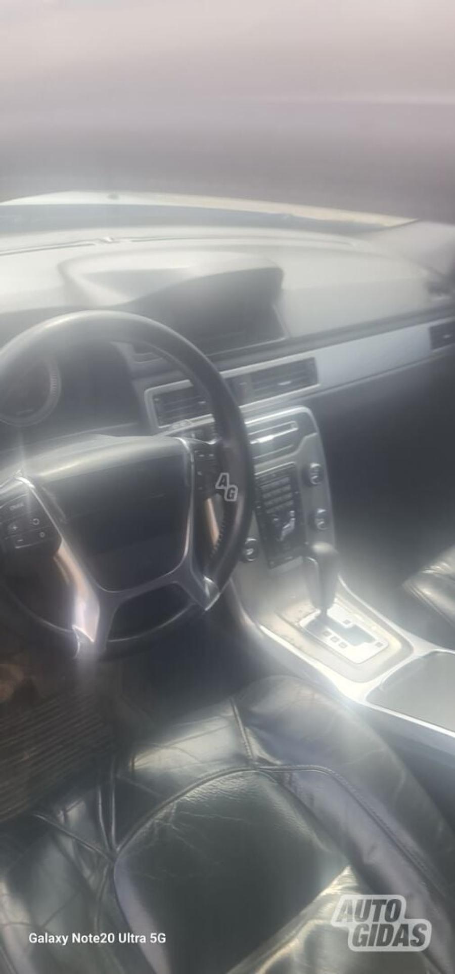 Volvo V70 2012 in Vilnius, with an engine capacity of 1.60 L and mileage of 390 thousand km for 1800 €, photo 7 on AUTOMOTO.COM.LV