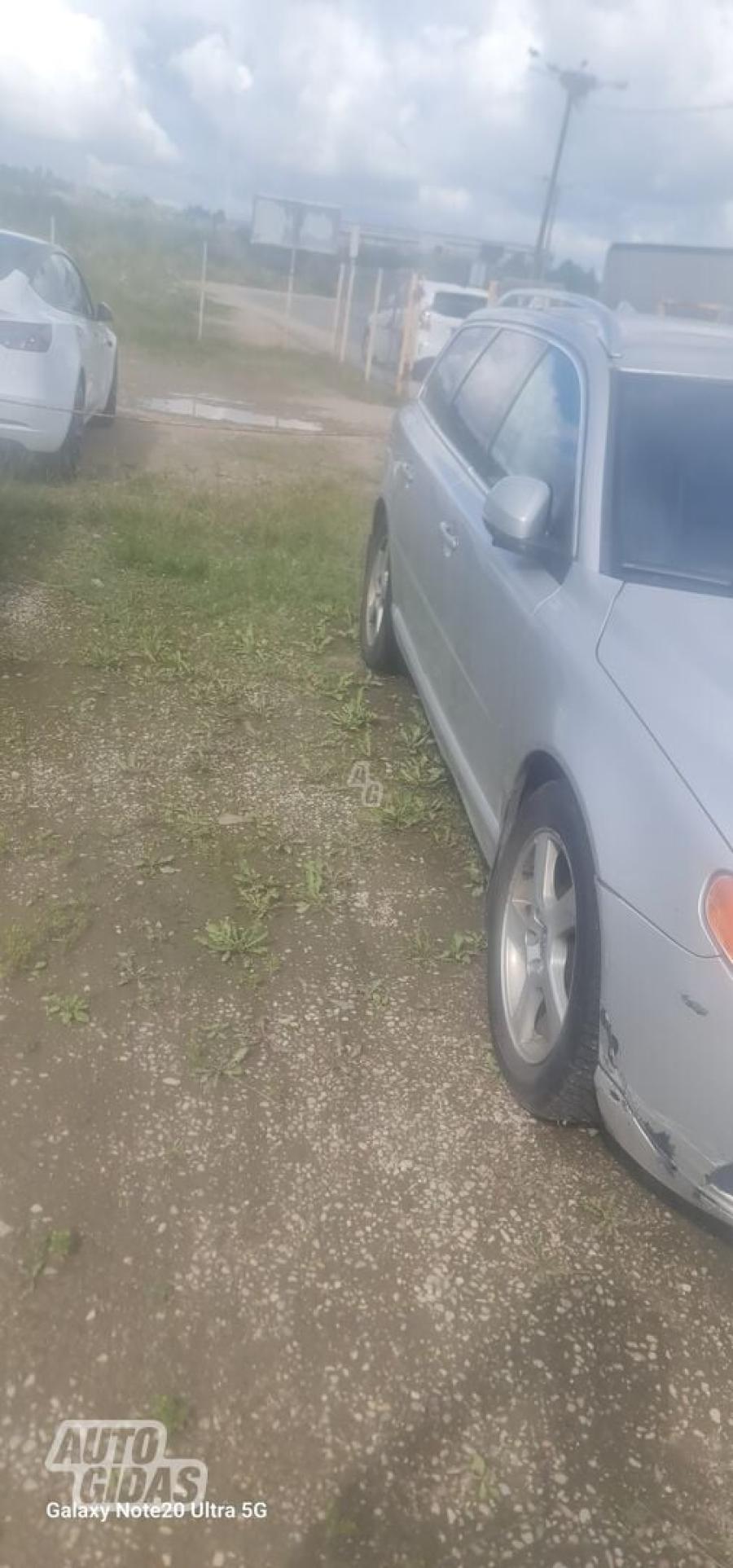 Volvo V70 2012 in Vilnius, with an engine capacity of 1.60 L and mileage of 390 thousand km for 1800 €, photo 16 on AUTOMOTO.COM.LV