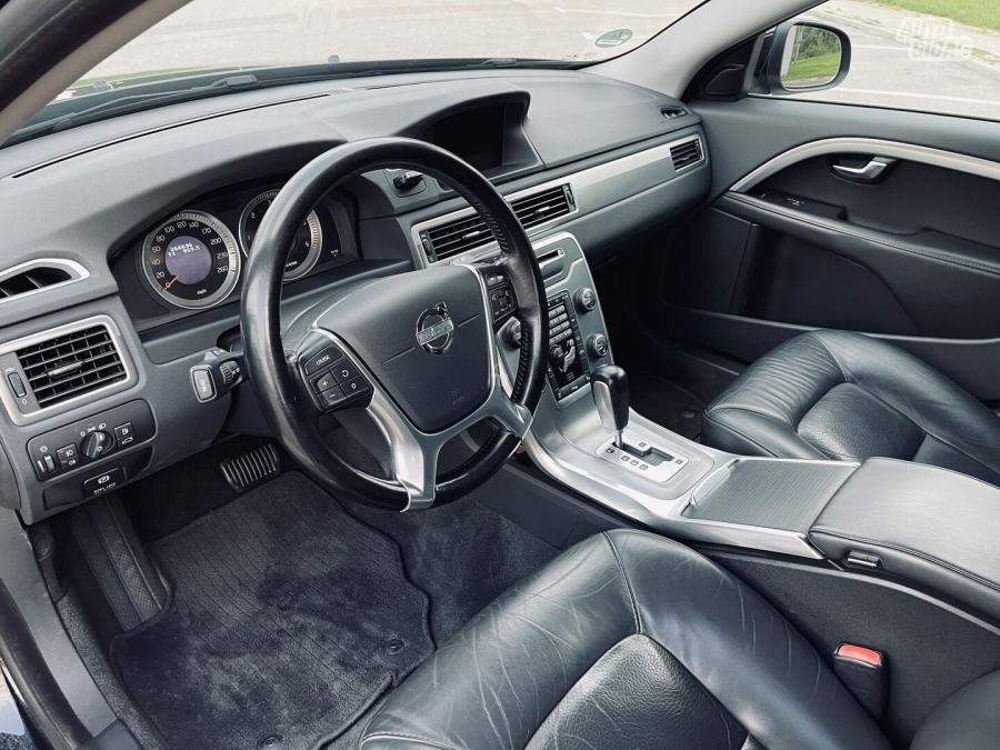 Volvo V70 2012 Viļņa, ar dzinēja tilpumu 2.00 L un nobraukumu 266 tūkst. km par 6200 €, foto 12 vietnē AUTOMOTO.COM.LV