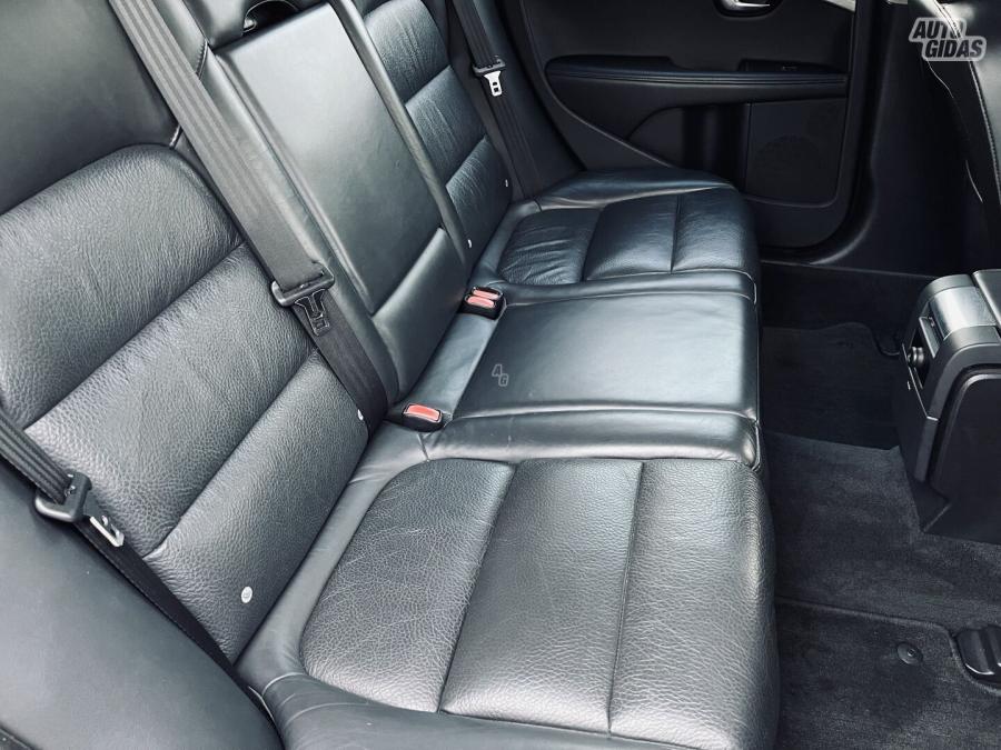 Volvo V70 2012 Viļņa, ar dzinēja tilpumu 2.00 L un nobraukumu 266 tūkst. km par 6200 €, foto 23 vietnē AUTOMOTO.COM.LV