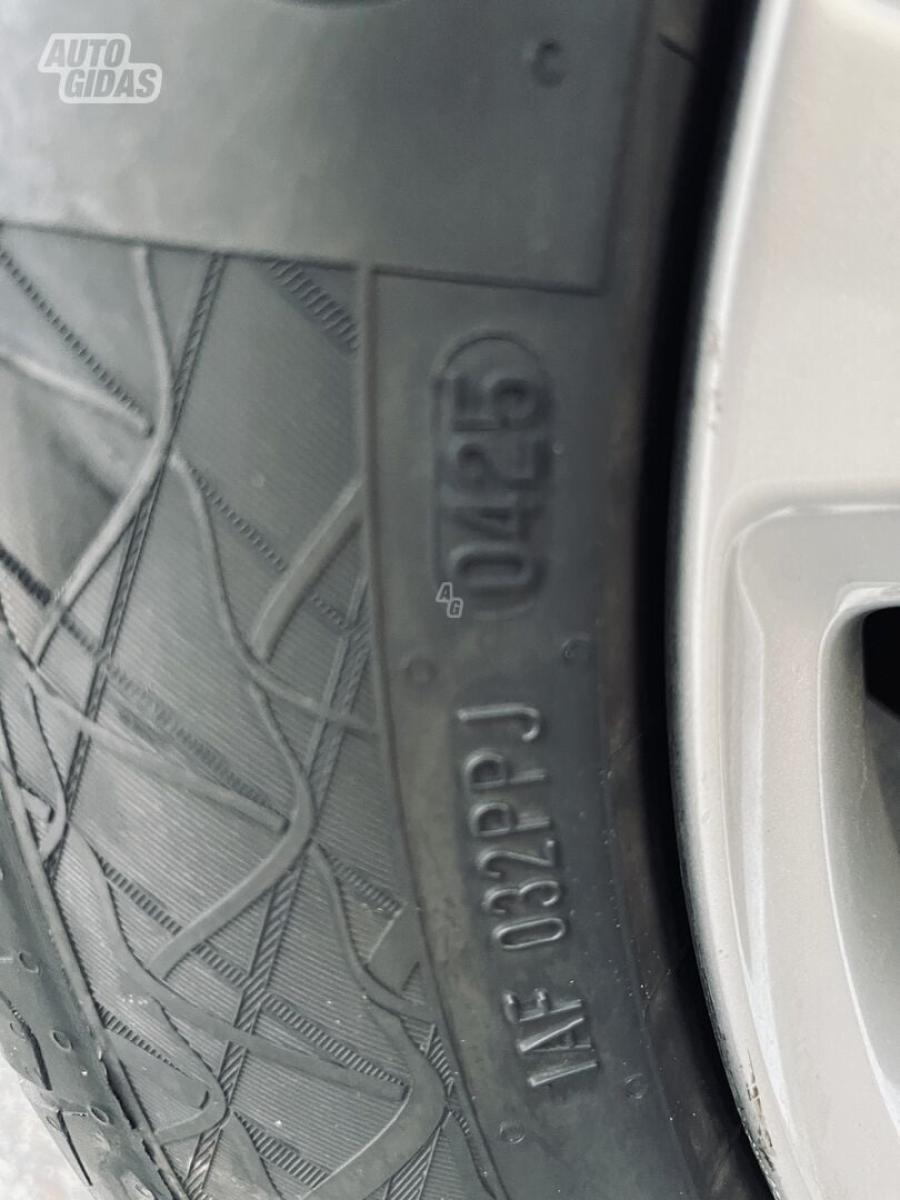 Volvo V70 2012 Viļņa, ar dzinēja tilpumu 2.00 L un nobraukumu 266 tūkst. km par 6200 €, foto 25 vietnē AUTOMOTO.COM.LV