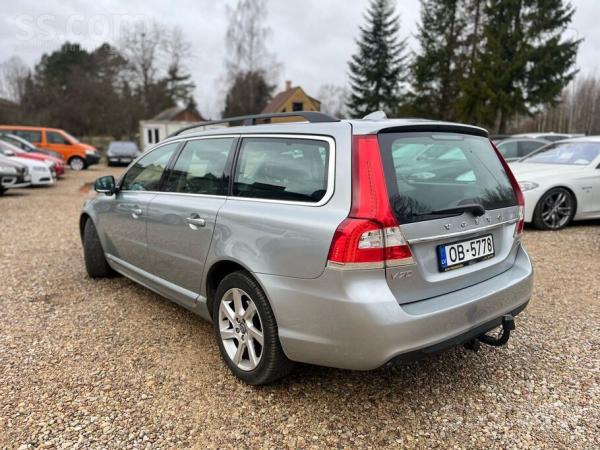 Volvo V70 2013 in Kuldiga, with an engine capacity of 2.00 L and mileage of 198 thousand km for 8190 €, photo 4 on AUTOMOTO.COM.LV