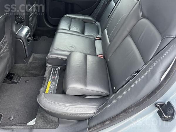 Volvo V70 2013 Rīga, ar dzinēja tilpumu 2.00 L un nobraukumu 240 tūkst. km par 6980 €, foto 7 vietnē AUTOMOTO.COM.LV