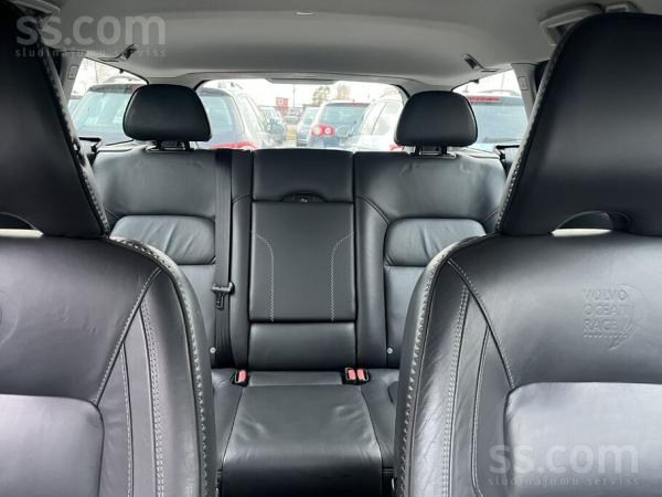 Volvo V70 2013 Rīga, ar dzinēja tilpumu 2.00 L un nobraukumu 240 tūkst. km par 6980 €, foto 8 vietnē AUTOMOTO.COM.LV