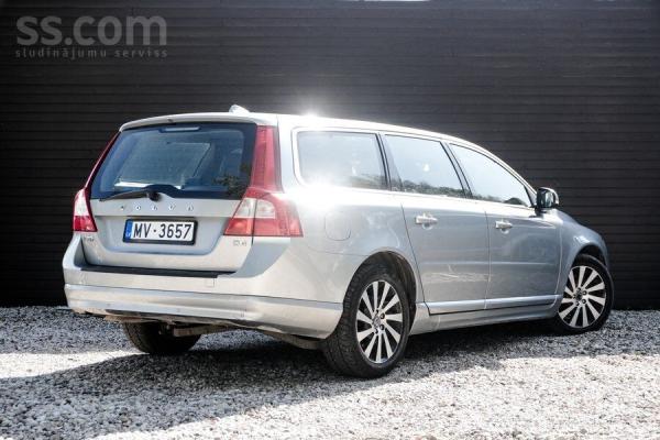 Volvo V70 2013 Rīga, ar dzinēja tilpumu 2.00 L un nobraukumu 0 tūkst. km par 3990 €, foto 3 vietnē AUTOMOTO.COM.LV