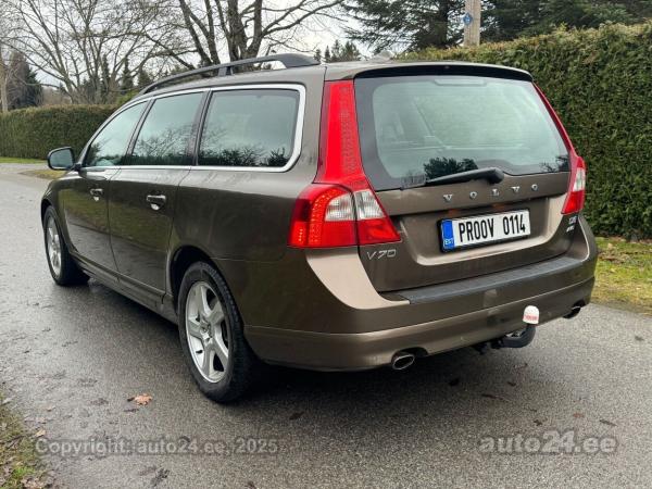 Volvo V70 2013 in Tallinn, with an engine capacity of 2.40 L and mileage of 176 thousand km for 9500 €, photo 9 on AUTOMOTO.COM.LV