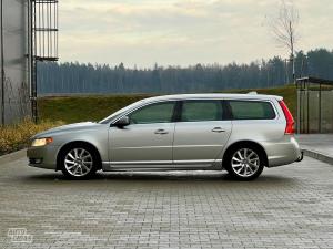 Volvo V70 2013 in Vilnius, with an engine capacity of 1.60 L and mileage of 300 thousand km for 6250 €, photo 4 on AUTOMOTO.COM.LV