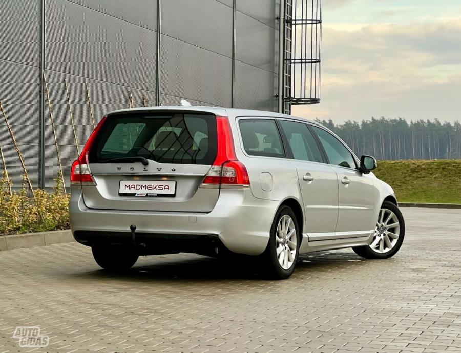 Volvo V70 2013 in Vilnius, with an engine capacity of 1.60 L and mileage of 300 thousand km for 6250 €, photo 10 on AUTOMOTO.COM.LV