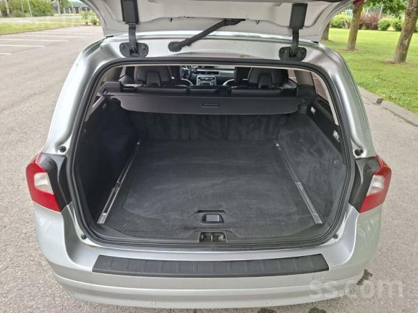 Volvo V70 2013 in Riga, with an engine capacity of 2.00 L and mileage of 0 thousand km for 5999 €, photo 6 on AUTOMOTO.COM.LV