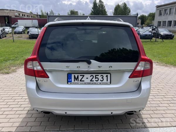 Volvo V70 2013 in Limbazi, with an engine capacity of 2.00 L and mileage of 288 thousand km for 3350 €, photo 5 on AUTOMOTO.COM.LV