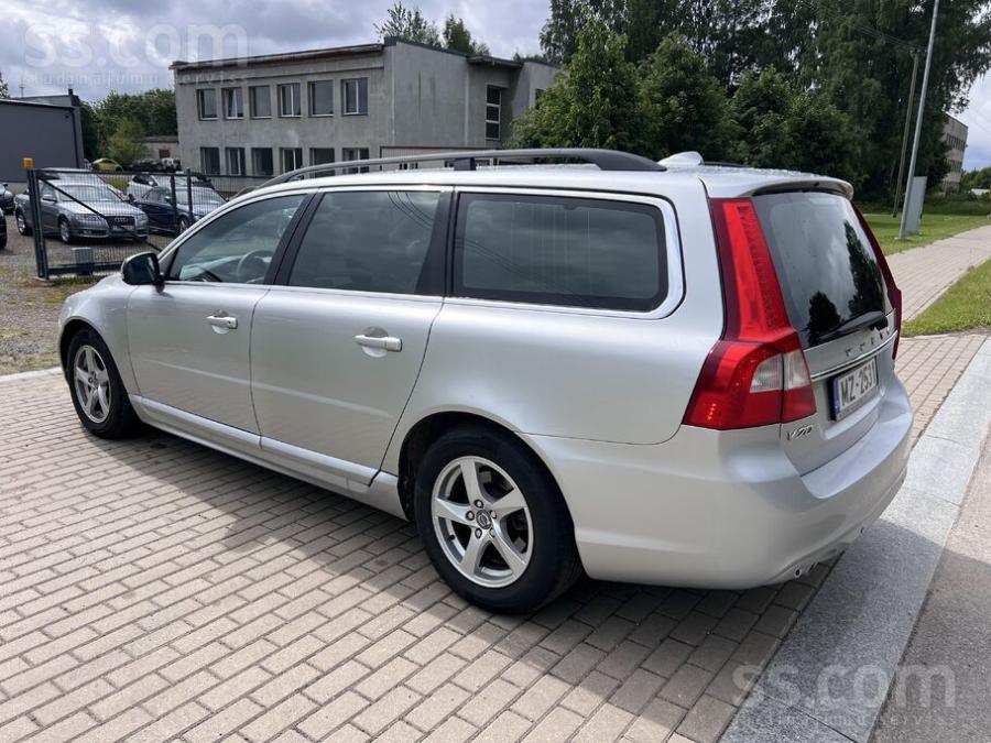 Volvo V70 2013 in Limbazi, with an engine capacity of 2.00 L and mileage of 288 thousand km for 3350 €, photo 7 on AUTOMOTO.COM.LV
