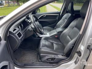 Volvo V70 2013 in Limbazi, with an engine capacity of 2.00 L and mileage of 288 thousand km for 3350 €, photo 10 on AUTOMOTO.COM.LV