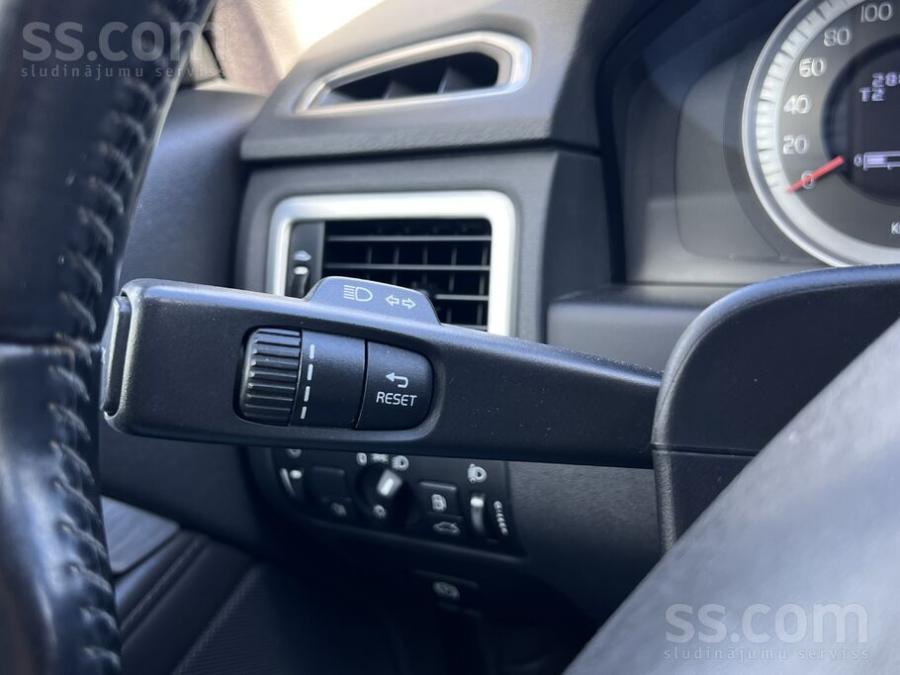 Volvo V70 2013 in Limbazi, with an engine capacity of 2.00 L and mileage of 288 thousand km for 3350 €, photo 20 on AUTOMOTO.COM.LV