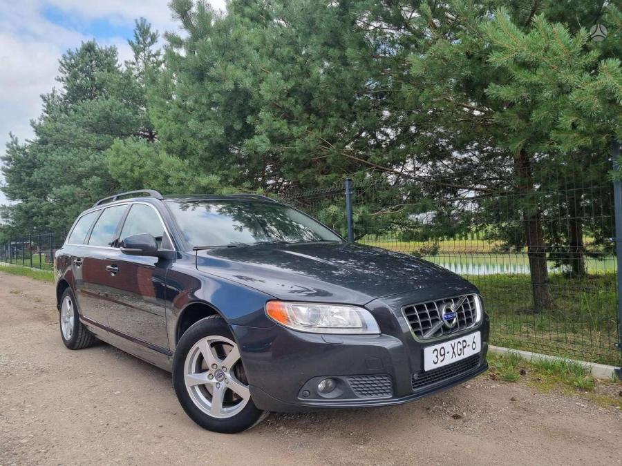 Volvo V70 2013 in Kaunas, with an engine capacity of 2.00 L and mileage of 327 thousand km for 5890 €, photo 1 on AUTOMOTO.COM.LV