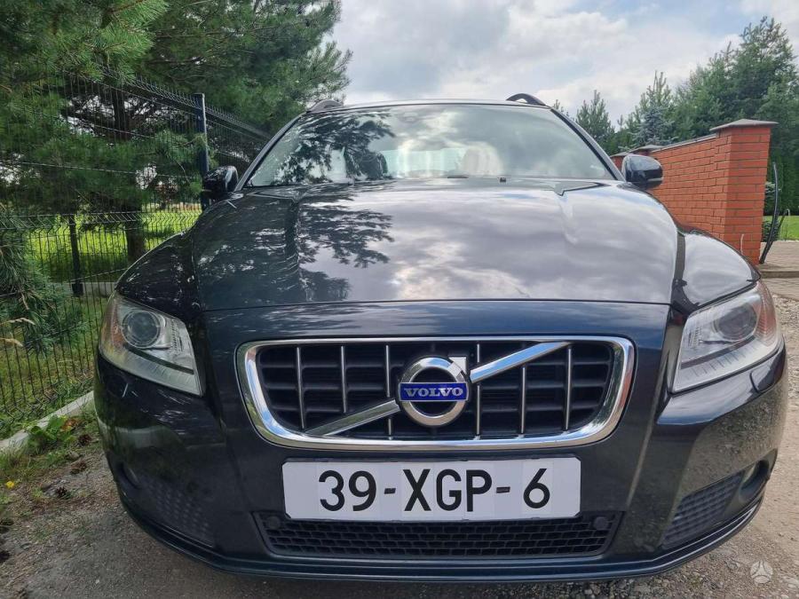 Volvo V70 2013 in Kaunas, with an engine capacity of 2.00 L and mileage of 327 thousand km for 5890 €, photo 3 on AUTOMOTO.COM.LV