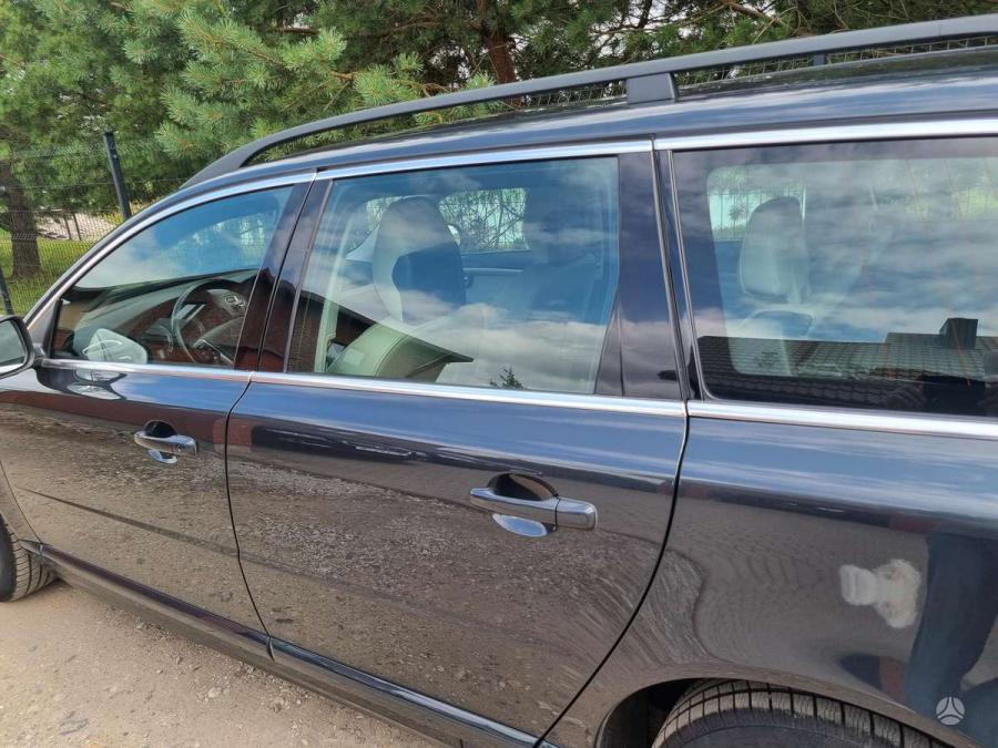 Volvo V70 2013 in Kaunas, with an engine capacity of 2.00 L and mileage of 327 thousand km for 5890 €, photo 10 on AUTOMOTO.COM.LV