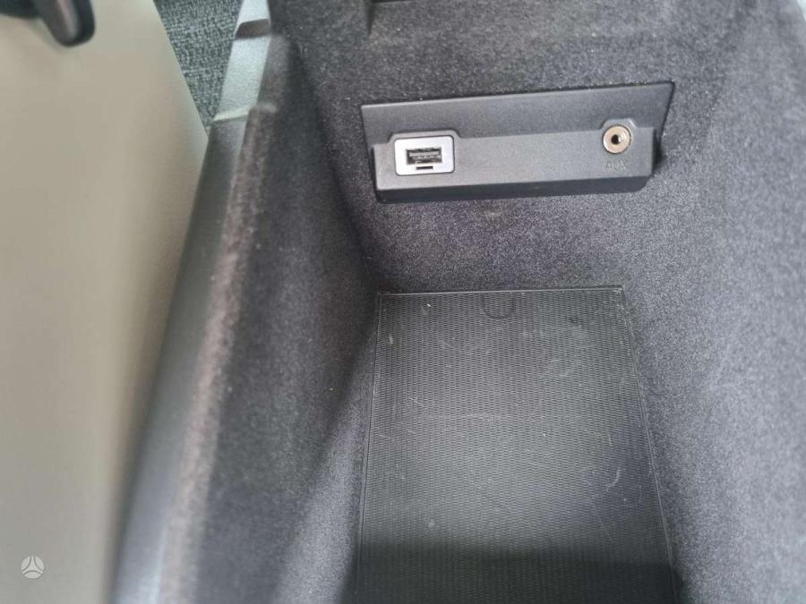Volvo V70 2013 in Kaunas, with an engine capacity of 2.00 L and mileage of 327 thousand km for 5890 €, photo 26 on AUTOMOTO.COM.LV