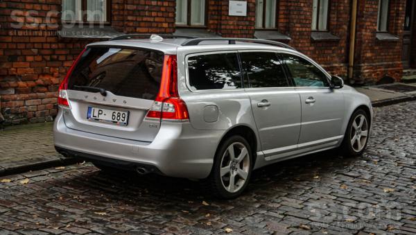 Volvo V70 2014 in Riga, with an engine capacity of 2.00 L and mileage of 222 thousand km for 6450 €, photo 4 on AUTOMOTO.COM.LV