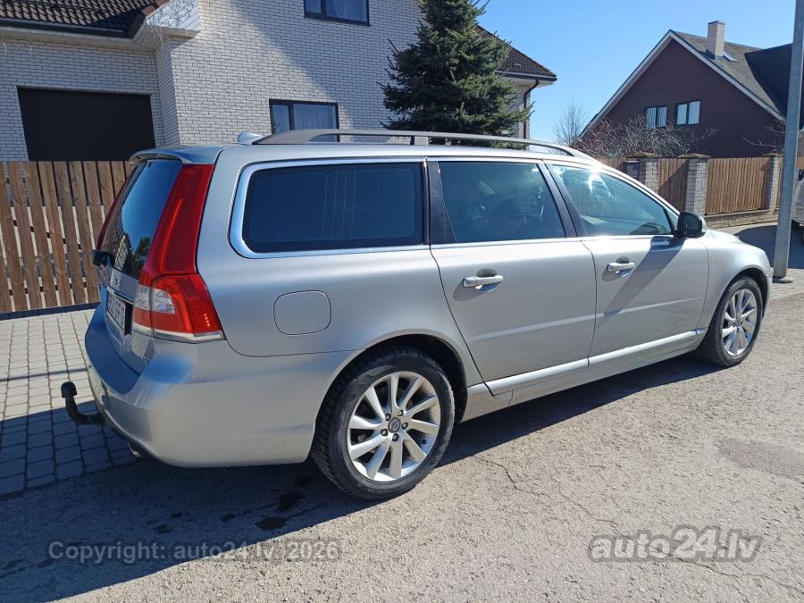 Volvo V70 2014 Tallina, ar dzinēja tilpumu 2.00 L un nobraukumu 0 tūkst. km par 3330 €, foto 4 vietnē AUTOMOTO.COM.LV