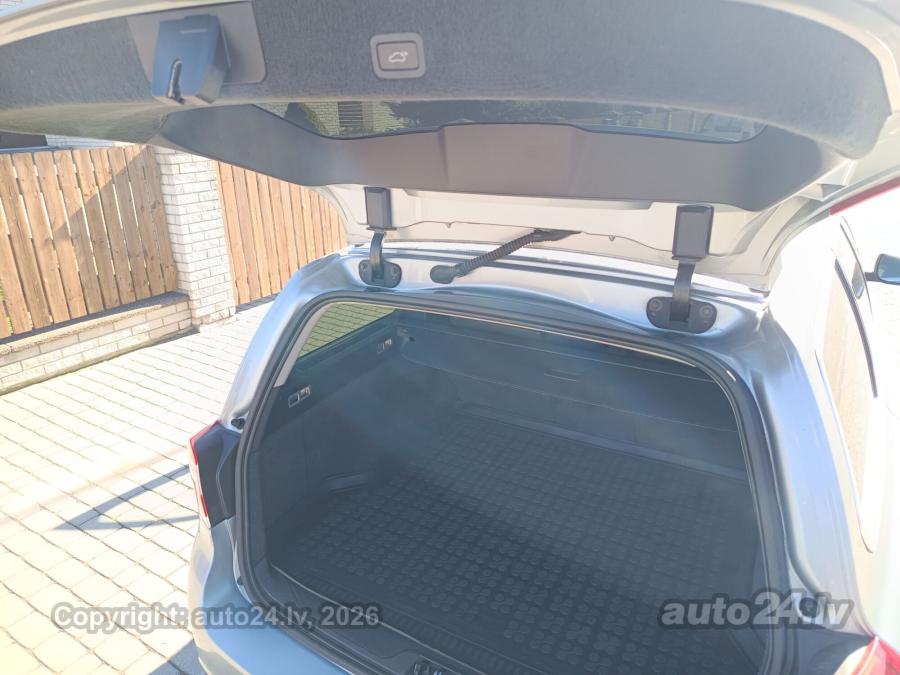 Volvo V70 2014 Tallina, ar dzinēja tilpumu 2.00 L un nobraukumu 0 tūkst. km par 3330 €, foto 7 vietnē AUTOMOTO.COM.LV