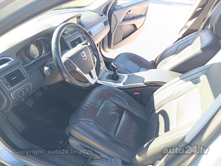 Volvo V70 2014 Tallina, ar dzinēja tilpumu 2.00 L un nobraukumu 0 tūkst. km par 3330 €, foto 9 vietnē AUTOMOTO.COM.LV