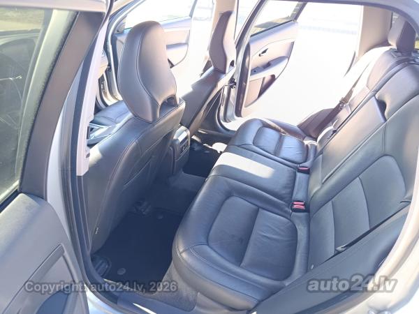 Volvo V70 2014 in Tallinn, with an engine capacity of 2.00 L and mileage of 0 thousand km for 3330 €, photo 9 on AUTOMOTO.COM.LV