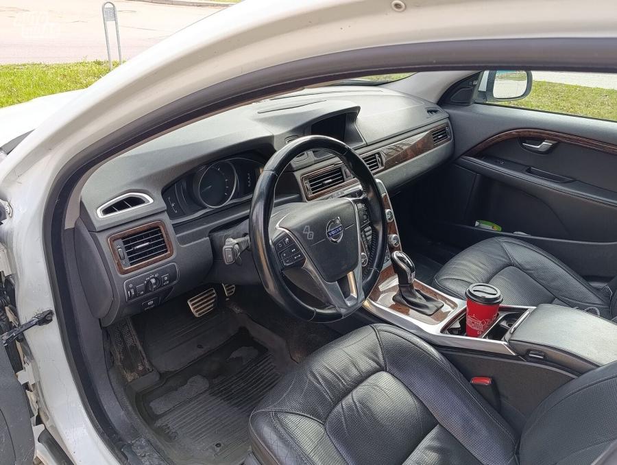 Volvo V70 2014 Kauņa, ar dzinēja tilpumu 2.00 L un nobraukumu 388 tūkst. km par 6450 €, foto 10 vietnē AUTOMOTO.COM.LV