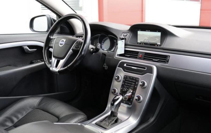Volvo V70 2014 in Taurage, with an engine capacity of 2.00 L and mileage of 360 thousand km for 4900 €, photo 9 on AUTOMOTO.COM.LV