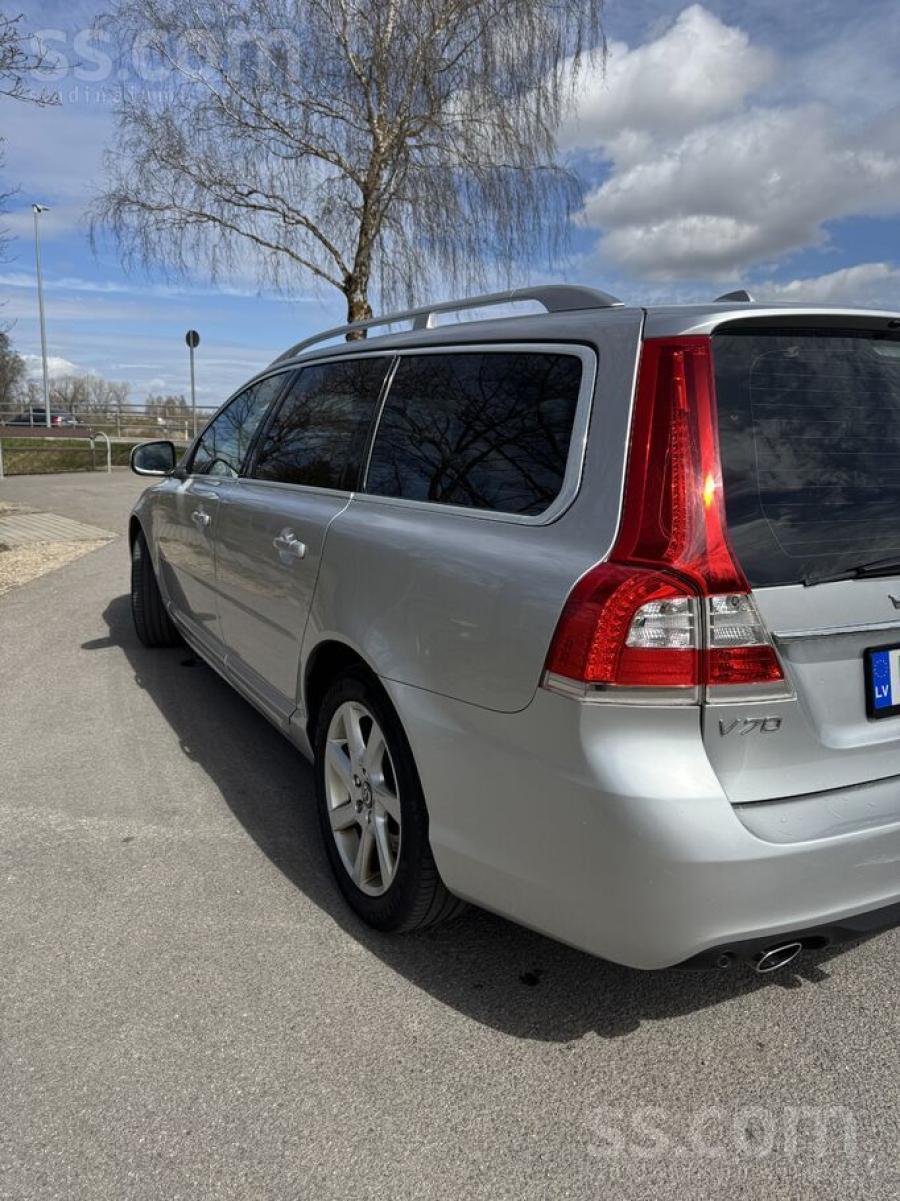 Volvo V70 2014 Jelgava, ar dzinēja tilpumu 2.00 L un nobraukumu 263 tūkst. km par 7000 €, foto 4 vietnē AUTOMOTO.COM.LV