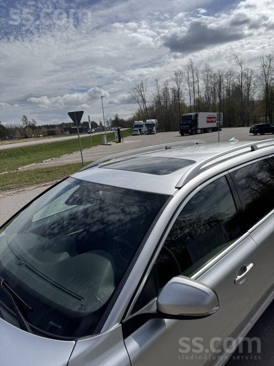 Volvo V70 2014 Jelgava, ar dzinēja tilpumu 2.00 L un nobraukumu 263 tūkst. km par 7000 €, foto 8 vietnē AUTOMOTO.COM.LV