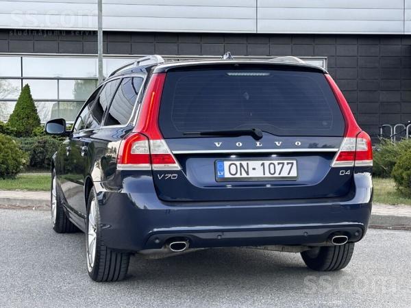Volvo V70 2014 in Riga, with an engine capacity of 2.00 L and mileage of 243 thousand km for 5950 €, photo 3 on AUTOMOTO.COM.LV