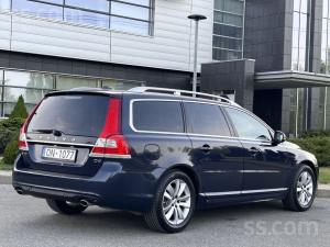 Volvo V70 2014 in Riga, with an engine capacity of 2.00 L and mileage of 243 thousand km for 5950 €, photo 9 on AUTOMOTO.COM.LV