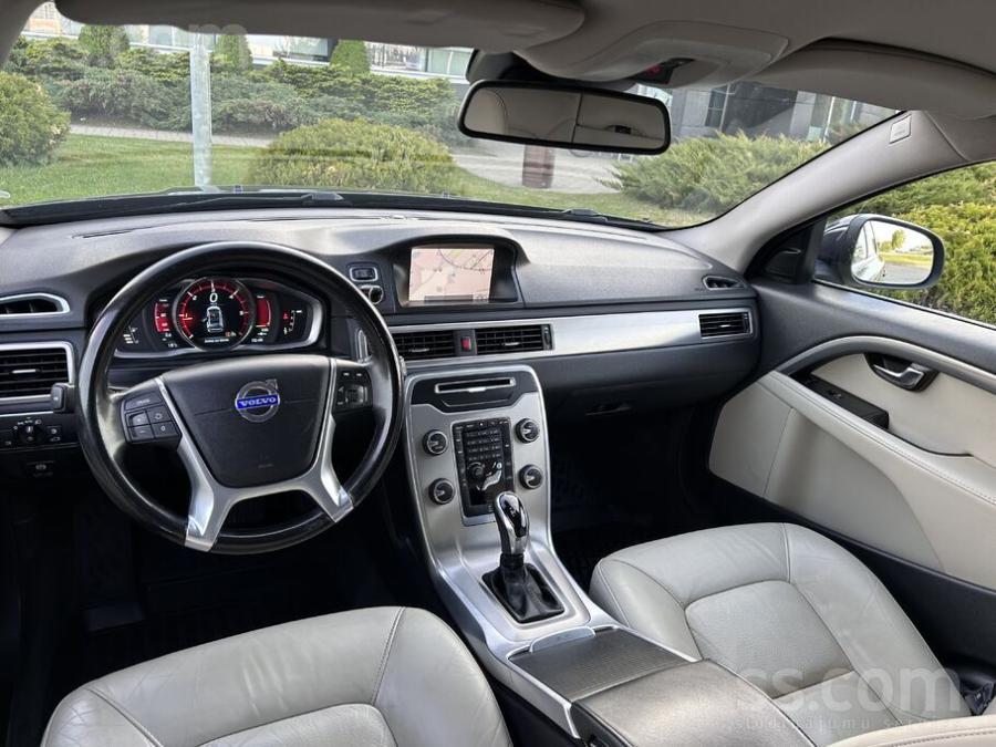 Volvo V70 2014 in Riga, with an engine capacity of 2.00 L and mileage of 243 thousand km for 5950 €, photo 12 on AUTOMOTO.COM.LV