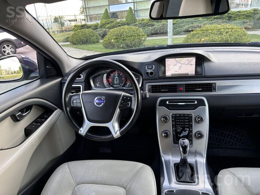 Volvo V70 2014 in Riga, with an engine capacity of 2.00 L and mileage of 243 thousand km for 5950 €, photo 15 on AUTOMOTO.COM.LV