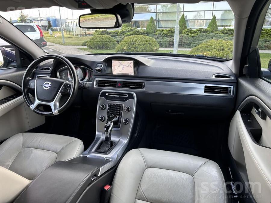 Volvo V70 2014 in Riga, with an engine capacity of 2.00 L and mileage of 243 thousand km for 5950 €, photo 18 on AUTOMOTO.COM.LV