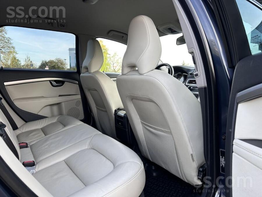 Volvo V70 2014 in Riga, with an engine capacity of 2.00 L and mileage of 243 thousand km for 5950 €, photo 19 on AUTOMOTO.COM.LV