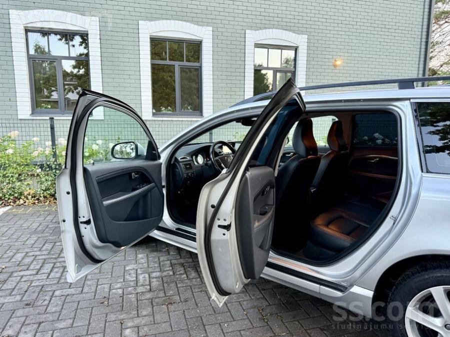 Volvo V70 2014 in Riga, with an engine capacity of 2.00 L and mileage of 284 thousand km for 6750 €, photo 8 on AUTOMOTO.COM.LV