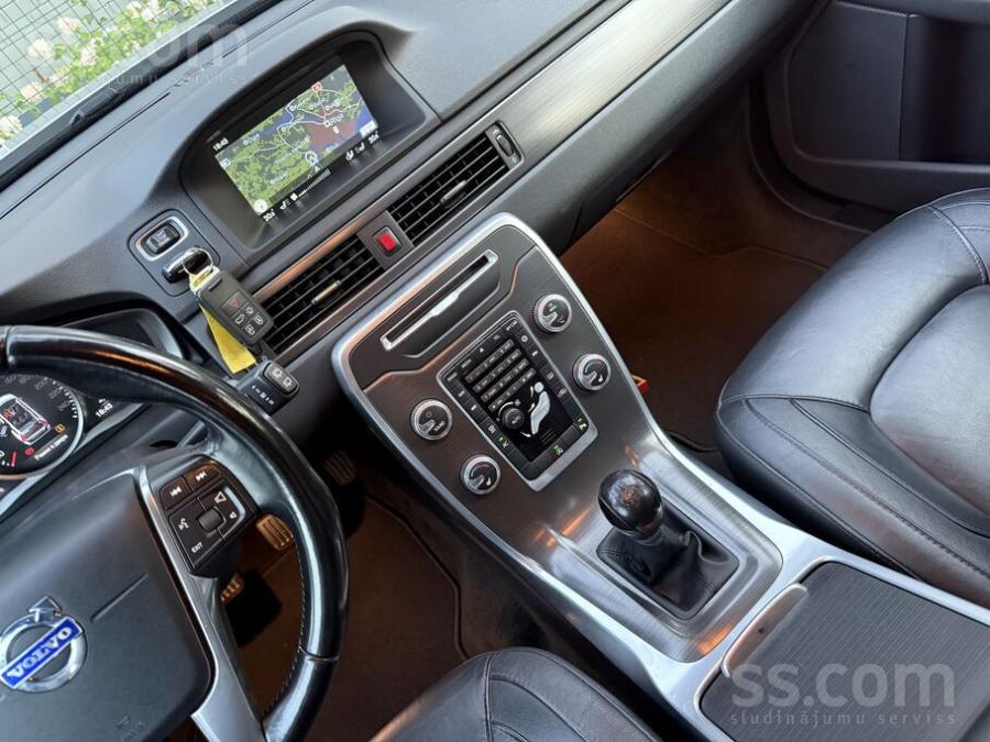 Volvo V70 2014 in Riga, with an engine capacity of 2.00 L and mileage of 284 thousand km for 6750 €, photo 24 on AUTOMOTO.COM.LV