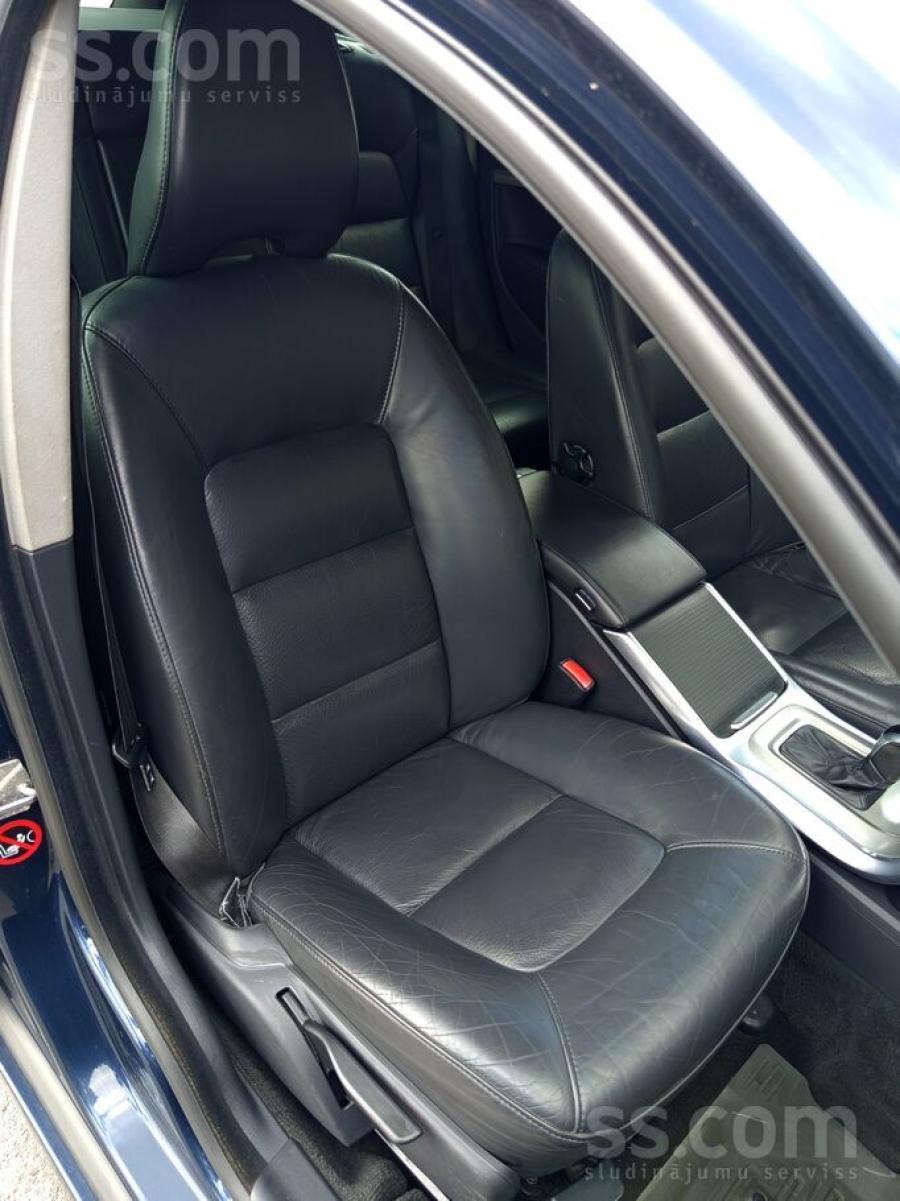 Volvo V70 2014 Tukums, ar dzinēja tilpumu 2.00 L un nobraukumu 0 tūkst. km par 5900 €, foto 7 vietnē AUTOMOTO.COM.LV