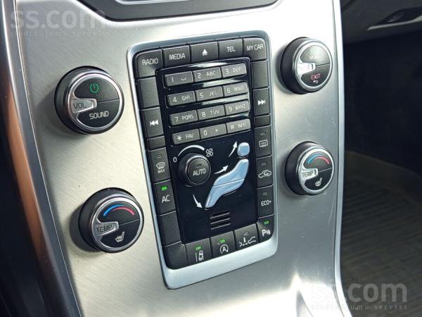 Volvo V70 2014 Tukums, ar dzinēja tilpumu 2.00 L un nobraukumu 0 tūkst. km par 5900 €, foto 10 vietnē AUTOMOTO.COM.LV