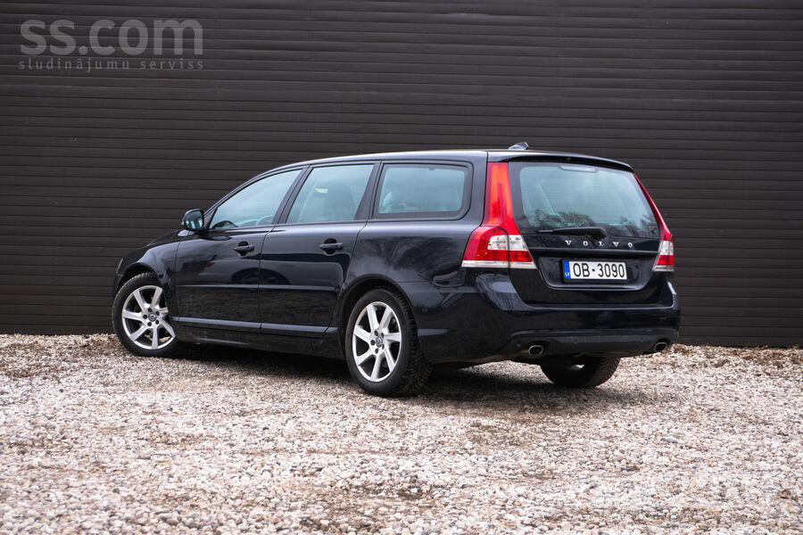 Volvo V70 2015 in Riga, with an engine capacity of 2.00 L and mileage of 0 thousand km for 9800 €, photo 4 on AUTOMOTO.COM.LV