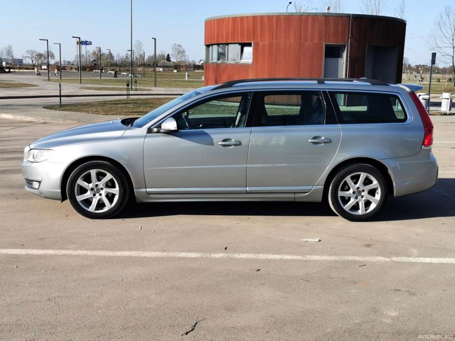 Volvo V70 2015 in Ukmerge, with an engine capacity of 2.00 L and mileage of 290 thousand km for 7650 €, photo 3 on AUTOMOTO.COM.LV