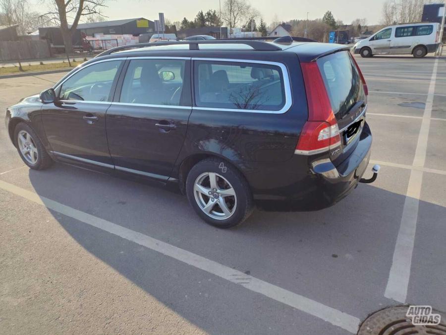 Volvo V70 2015 in Vilnius, with an engine capacity of 2.00 L and mileage of 270 thousand km for 7000 €, photo 3 on AUTOMOTO.COM.LV