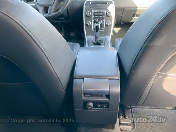 Volvo V70 2015 Tallina, ar dzinēja tilpumu 2.00 L un nobraukumu 250 tūkst. km par 9999 €, foto 9 vietnē AUTOMOTO.COM.LV